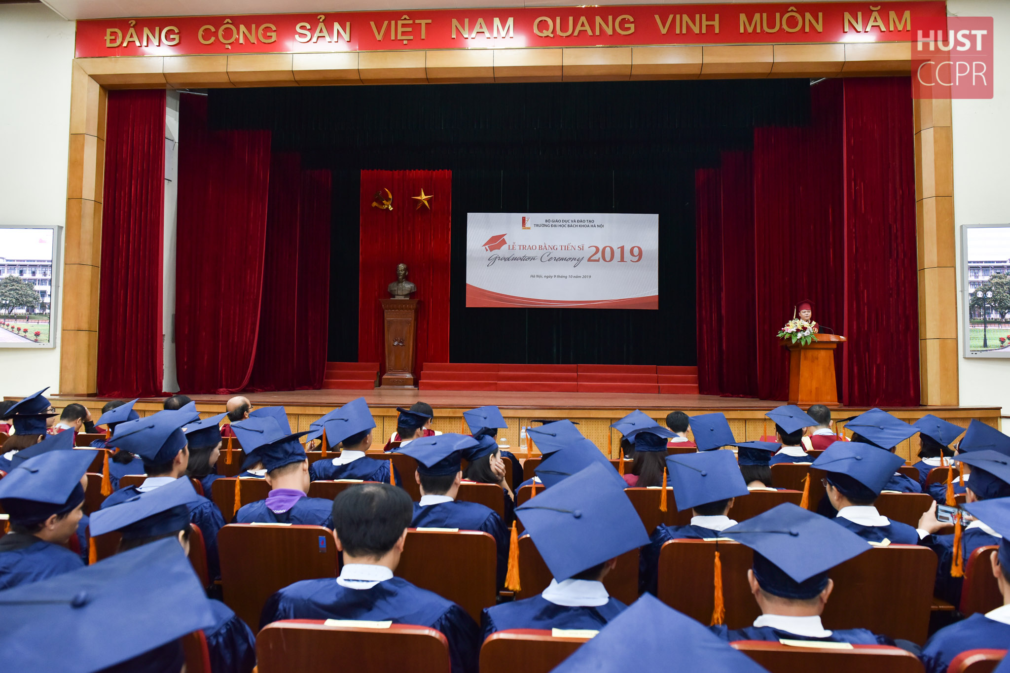 Lễ trao bằng tiến sĩ 2019: chất lượng đào tạo Tiến sĩ của ĐH Bách Khoa ...